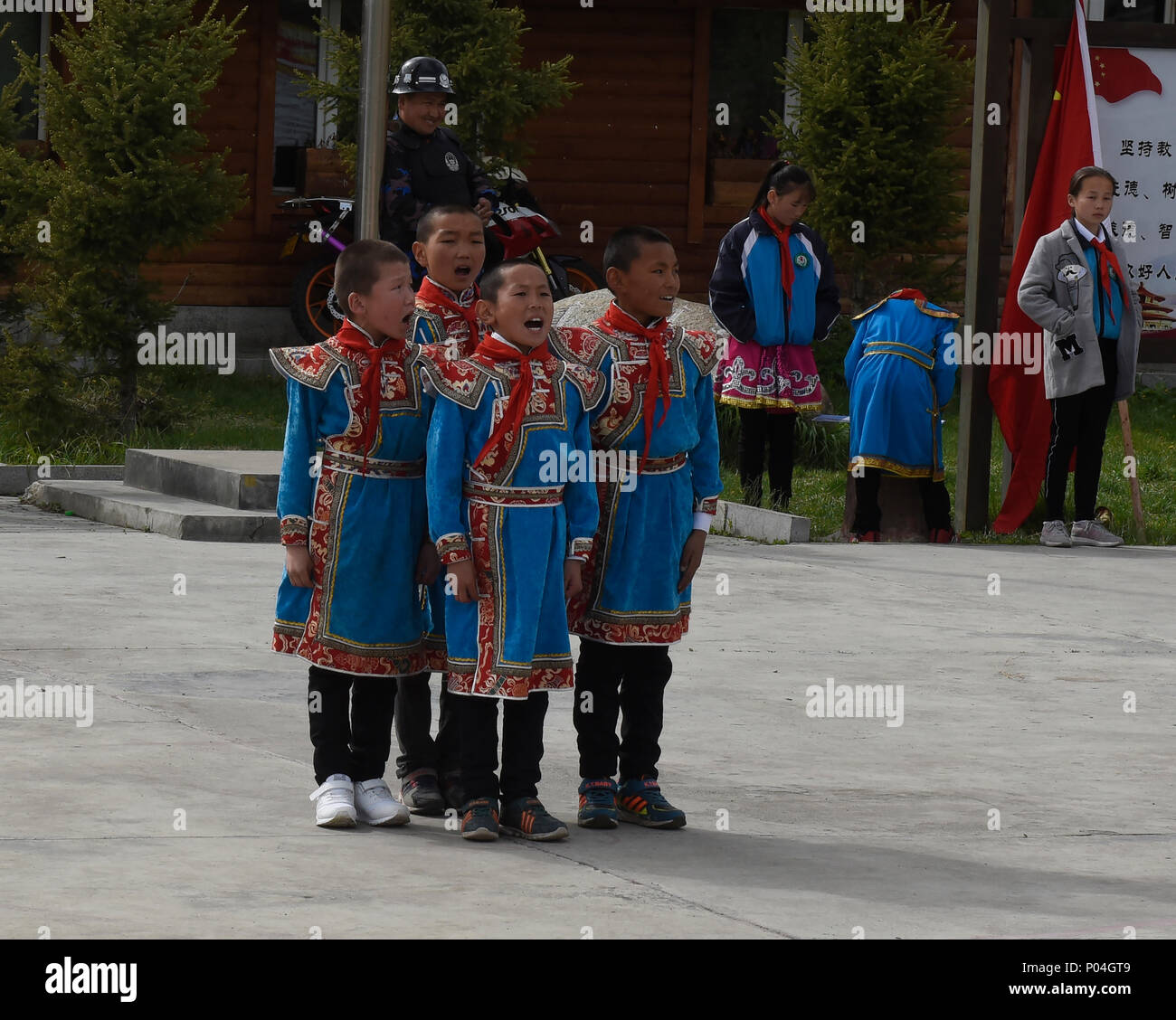 Choir boy outfit hi-res stock photography and images - Alamy