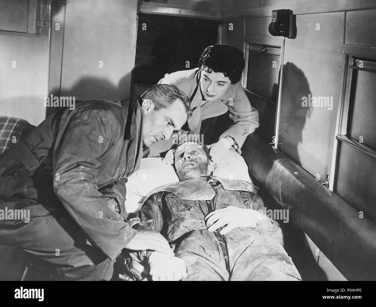 Original Film Title: THE QUATERMASS XPERIMENT. English Title: THE ...