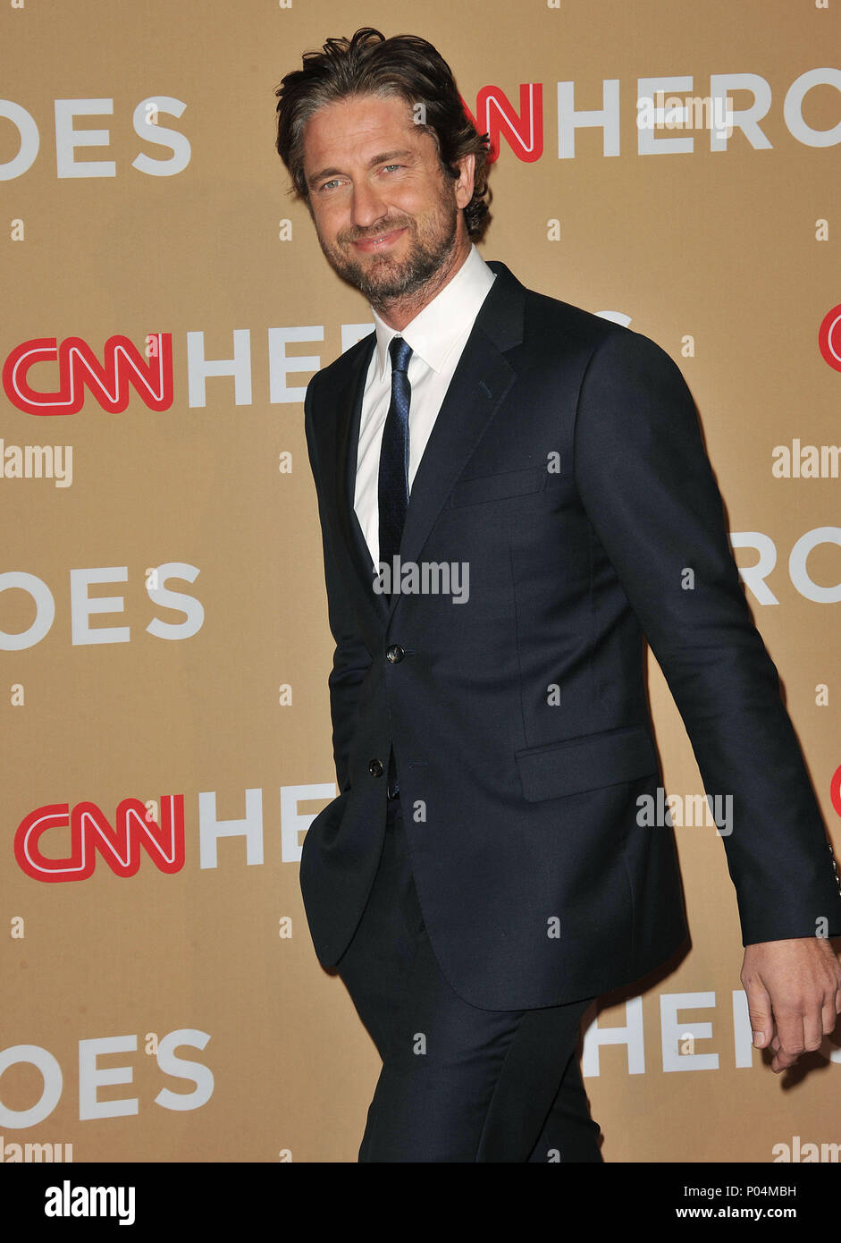 Gerard Butler - CNN Heroes An All Star Tribute at the Shrine Auditorium ...