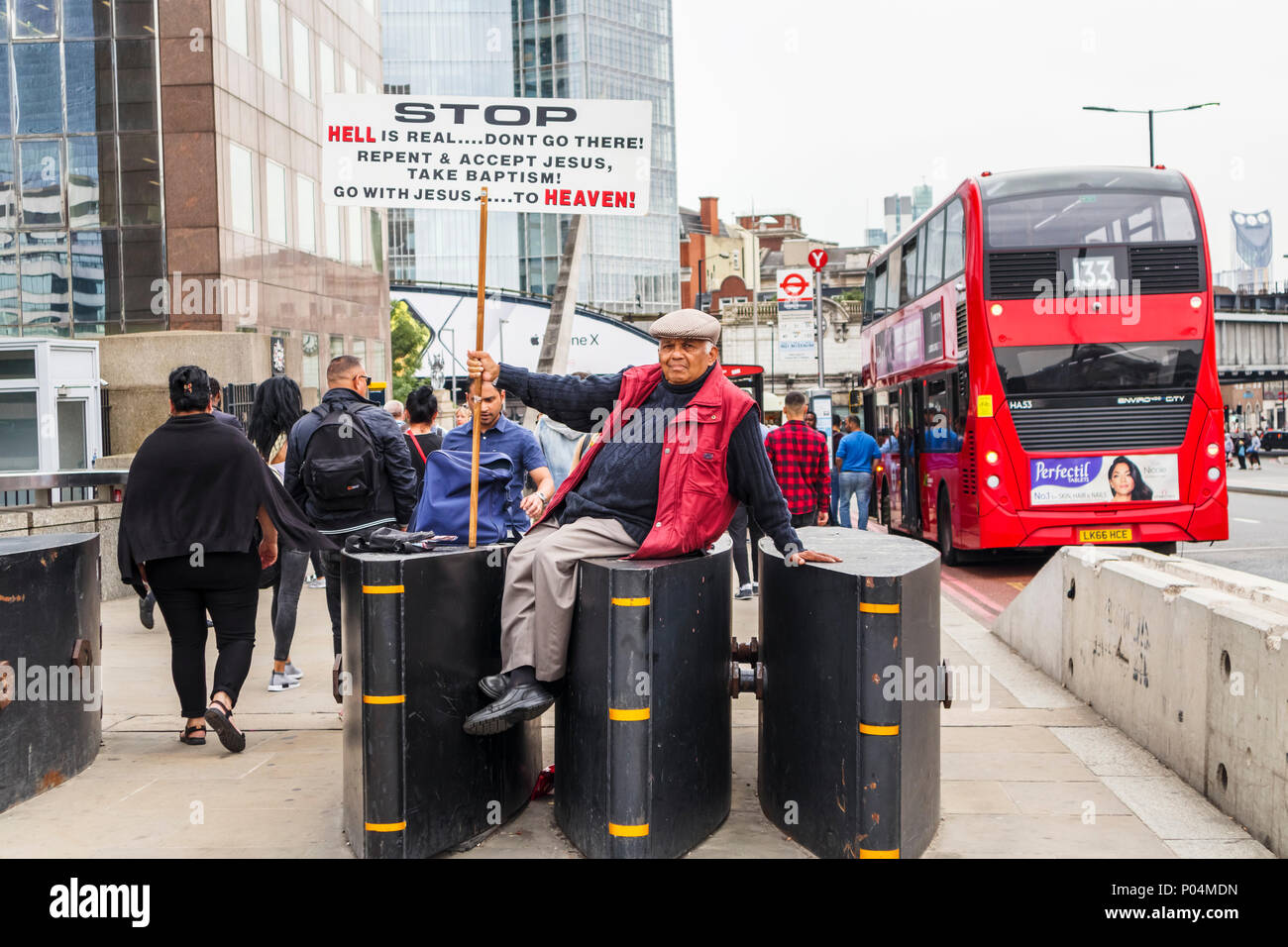 Vehicle barriers hi-res stock photography and images - Alamy