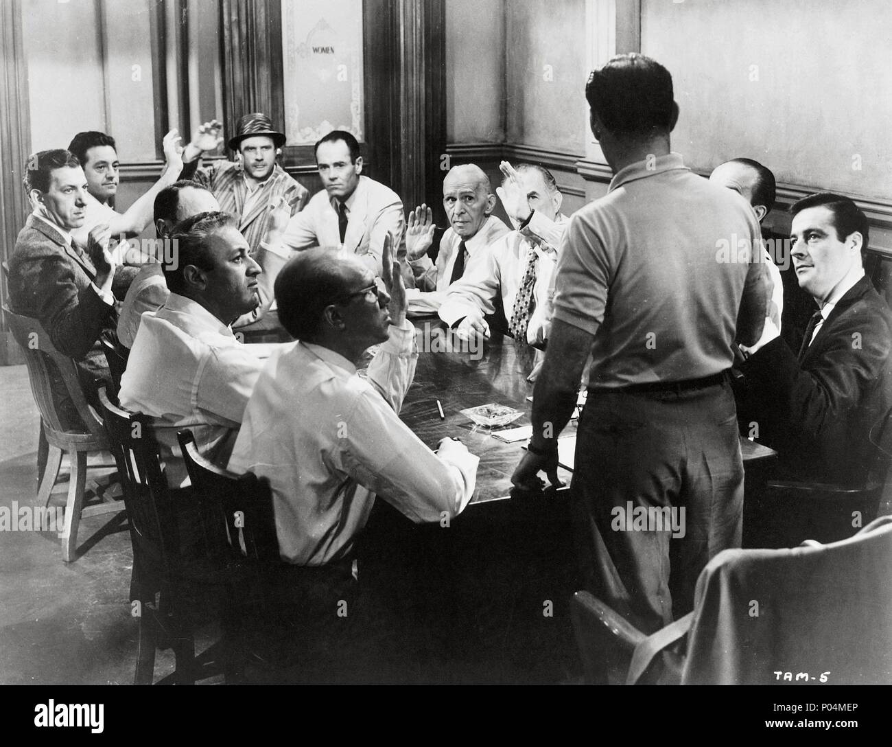 Jack klugman 12 angry men 1957 hi-res stock photography and images - Alamy