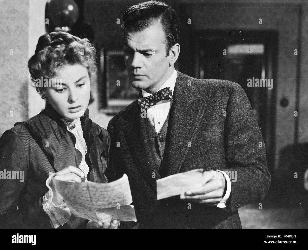 Gaslight 1944 ingrid bergman Black and White Stock Photos & Images - Alamy