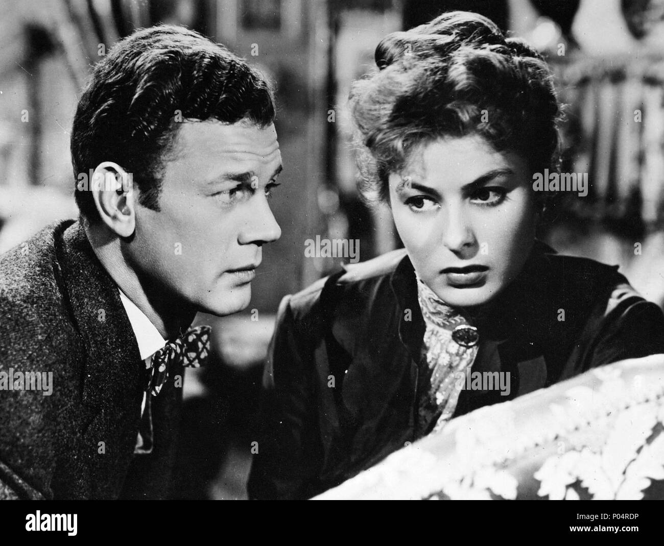 Gaslight and ingrid bergman hi-res stock photography and images - Alamy