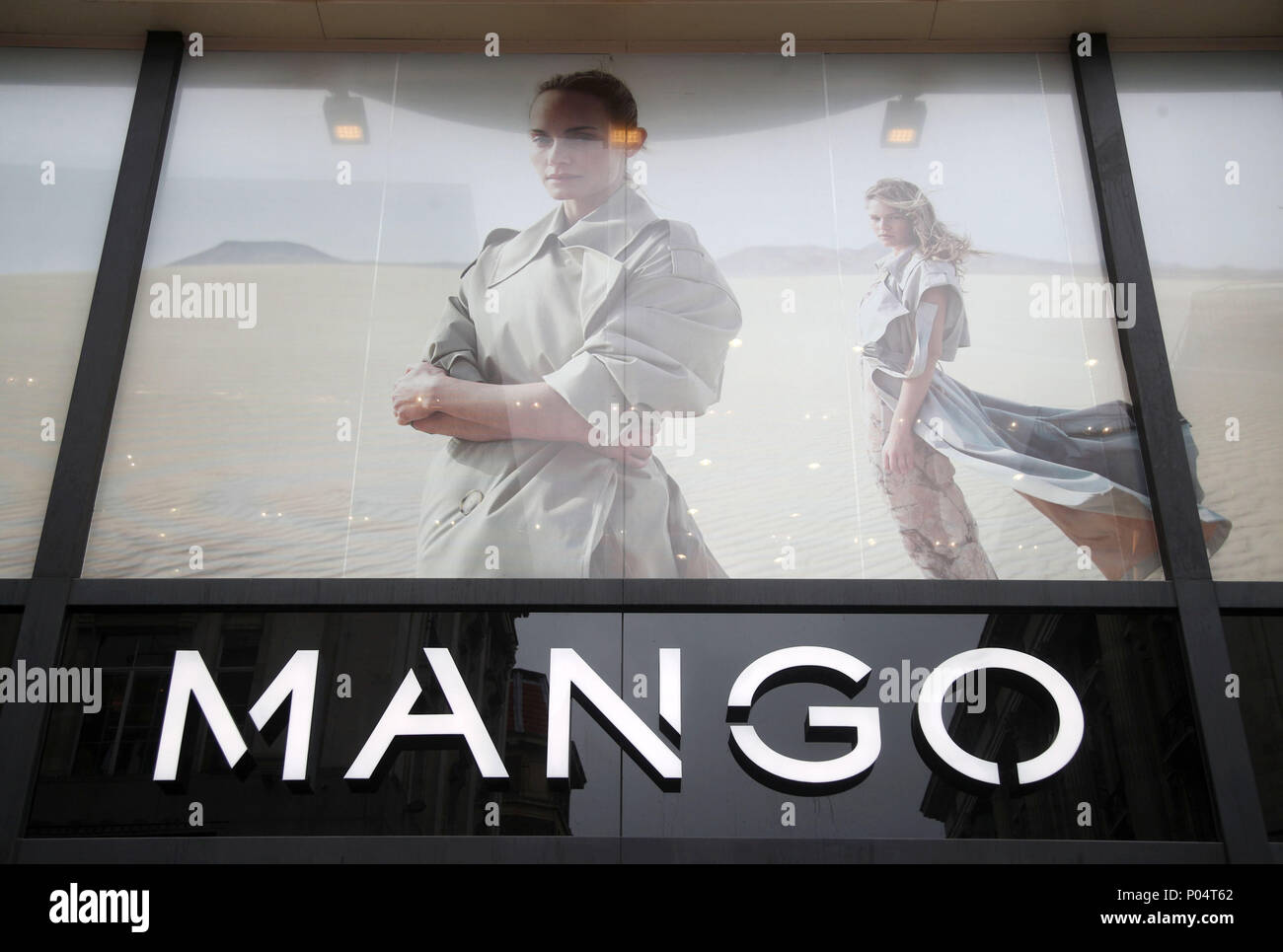 A branch of Mango on Oxford Street, central London Stock Photo - Alamy