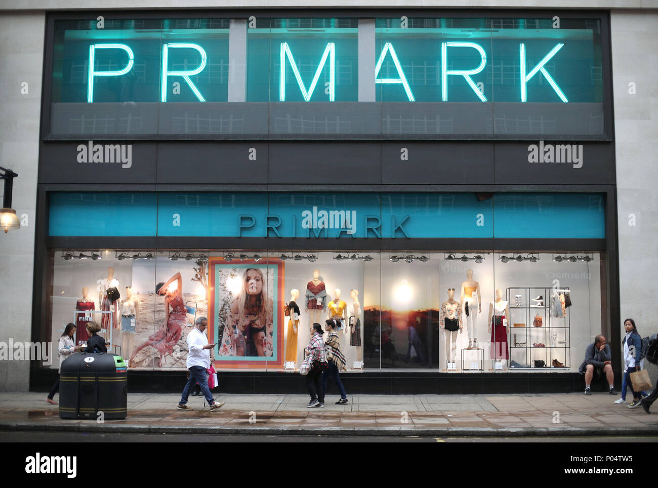 Primark signage hi-res stock photography and images - Alamy
