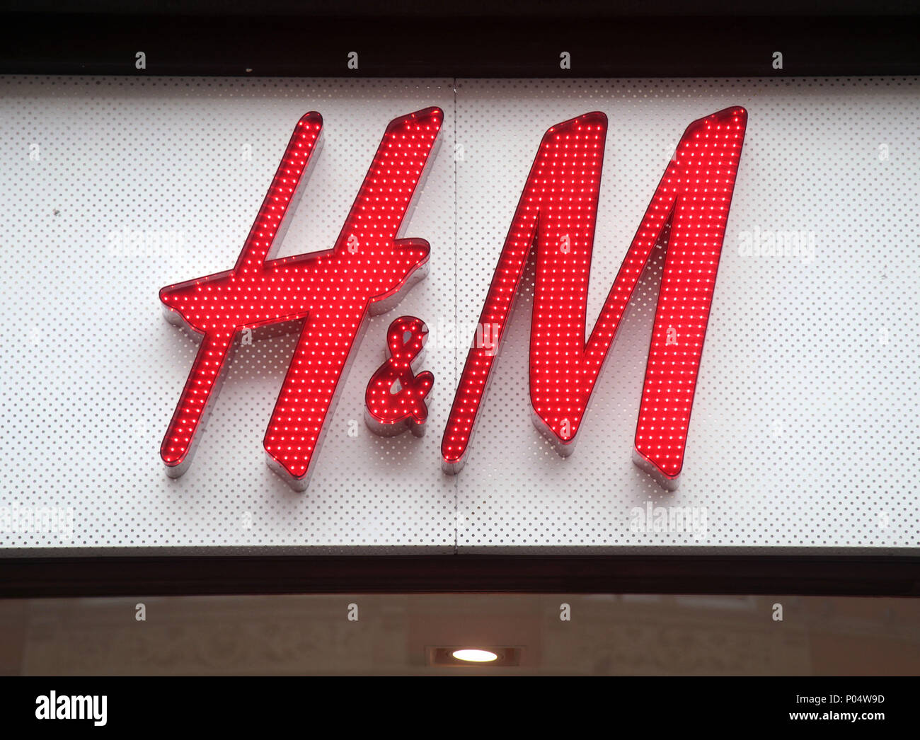 A branch of H&M on Oxford Street, central London Stock Photo - Alamy