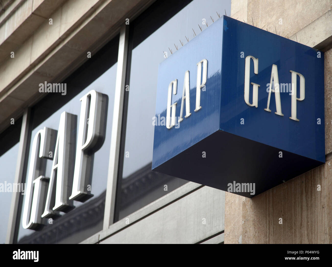 A branch of Gap on Oxford Street, central London Stock Photo - Alamy