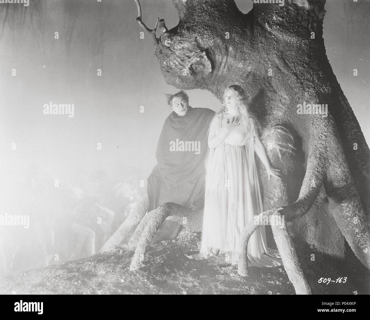 The magician 1926 film rex ingram hi-res stock photography and images ...