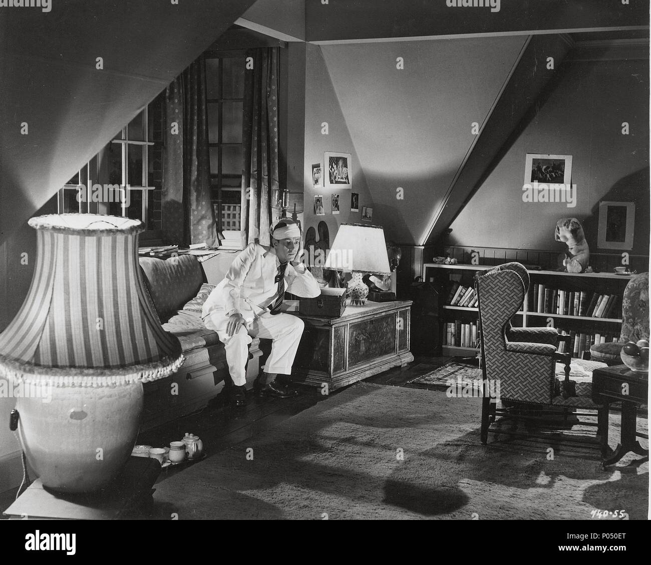 Original Film Title: THE MAN IN THE WHITE SUIT. English Title: THE MAN ...