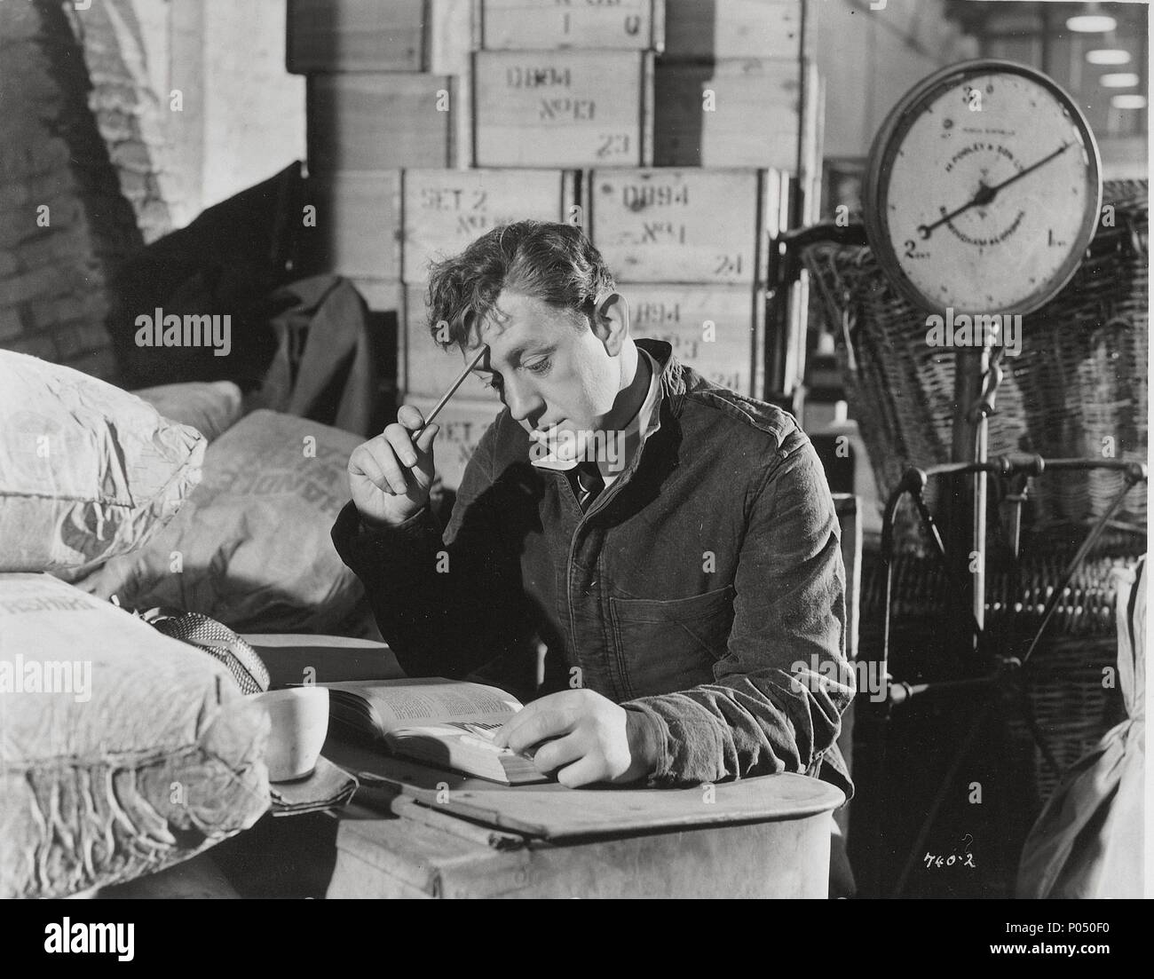 Original Film Title: THE MAN IN THE WHITE SUIT. English Title: THE MAN ...