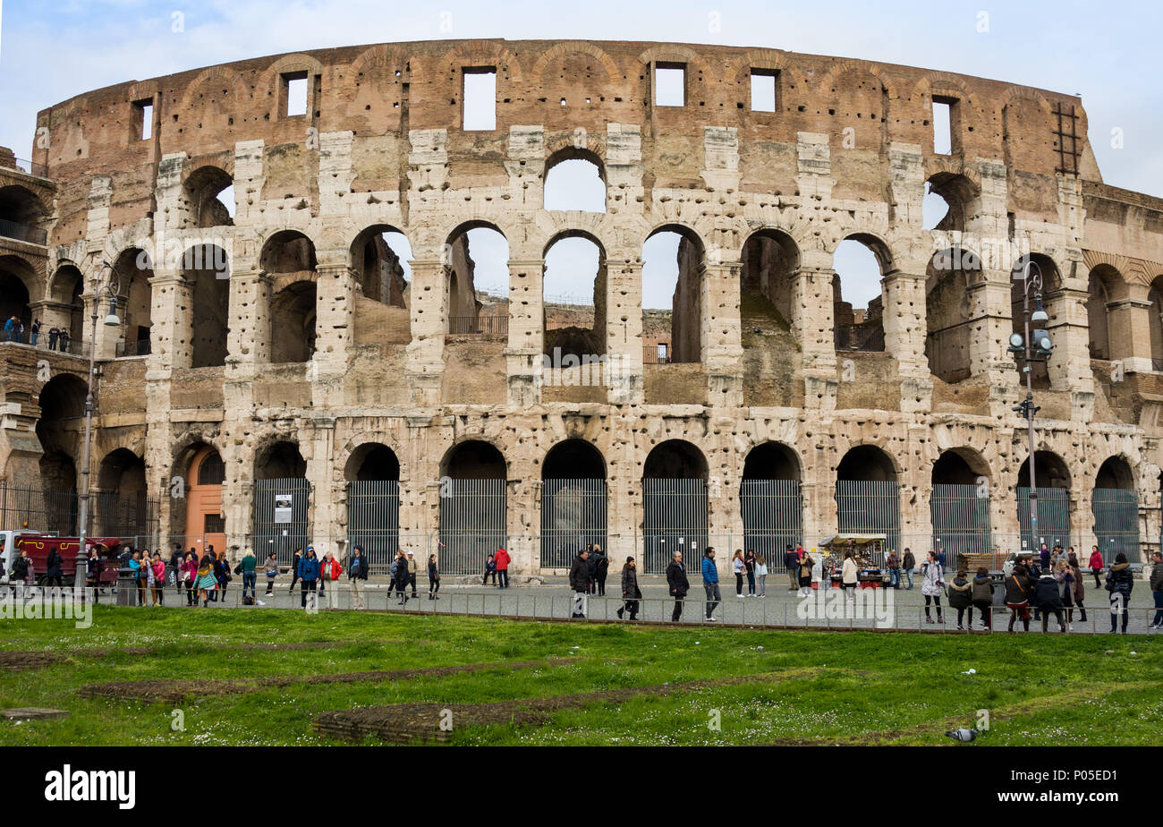 Ruins of coliseum hi-res stock photography and images - Alamy