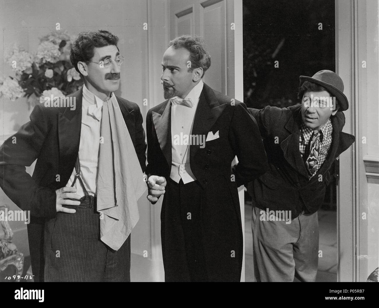At the circus 1939 chico marx hi-res stock photography and images - Alamy