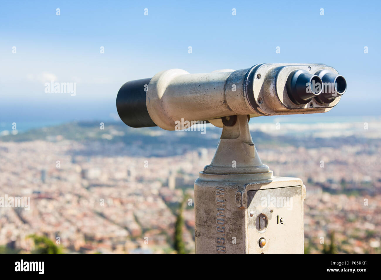 Lookout binoculars hi-res stock photography and images - Alamy