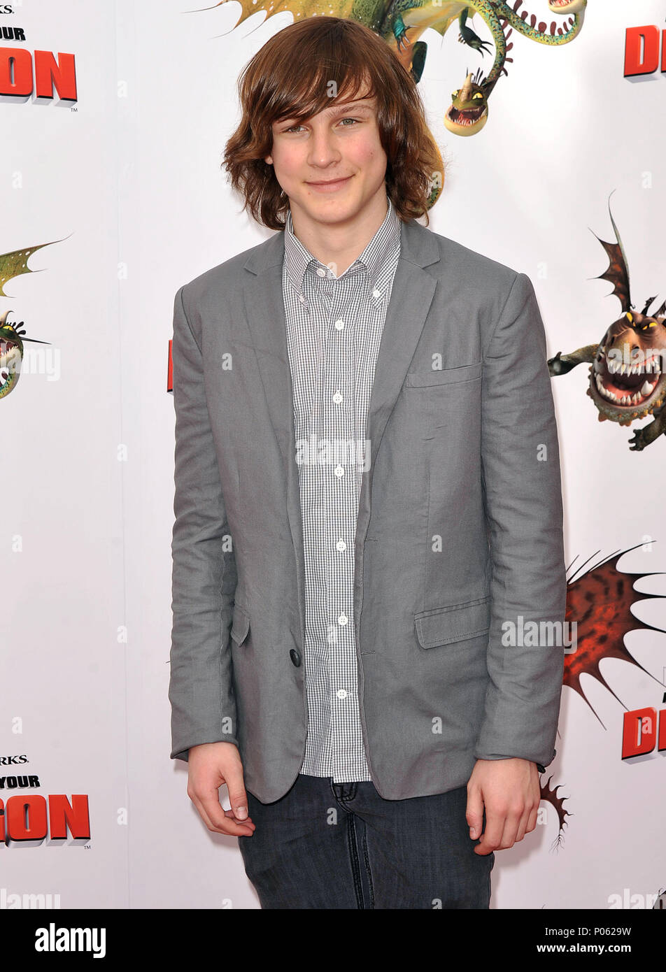 Logan Miller 19 - How To Train Your Dragon premiere at the Universal ...