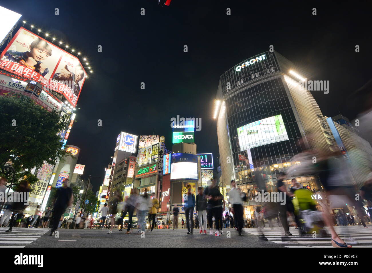 Night view of Shibuya crossing. Tokyo. Japan Stock Photo - Alamy