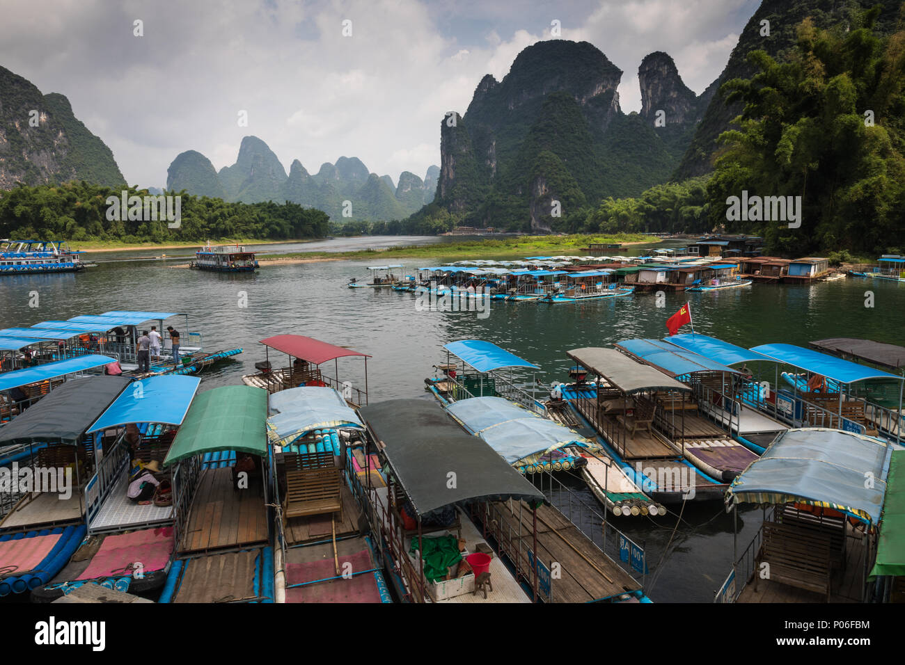 Guizhou boats hi-res stock photography and images - Alamy