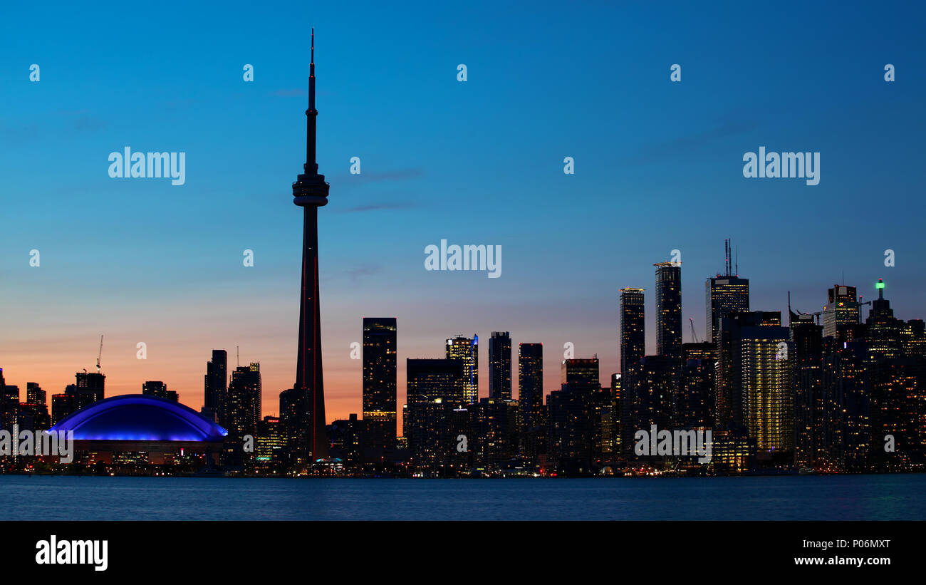 Beautiful view downtown toronto skyscrapers hi-res stock photography ...