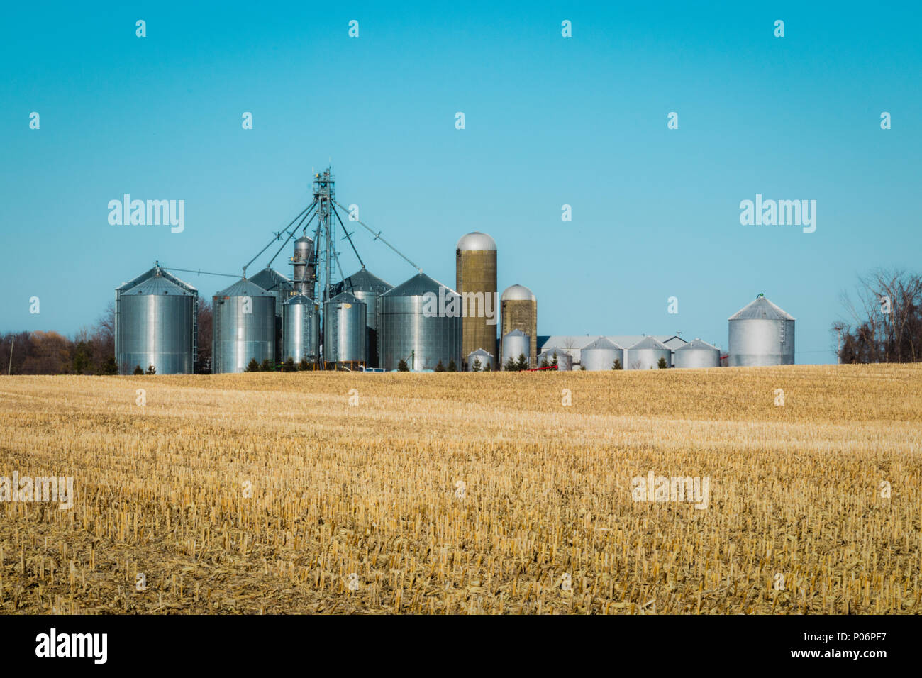 Modern farm architecture hi-res stock photography and images - Alamy
