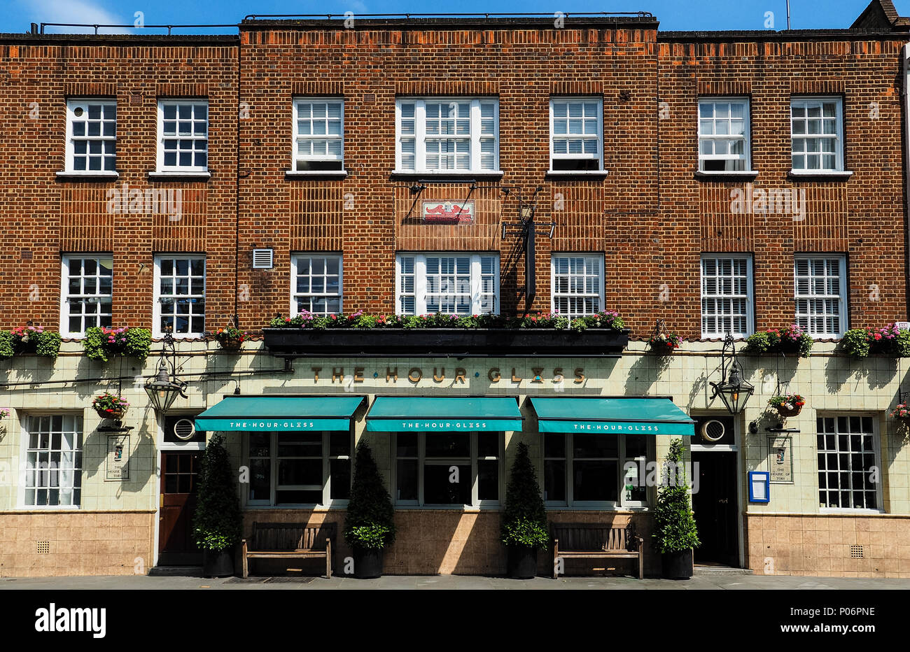 1930s Pub, London Stock Photo - Alamy