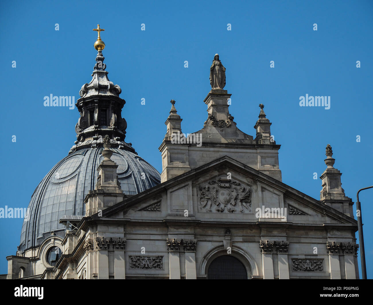 Holy Trinity Brompton Stock Photo - Alamy