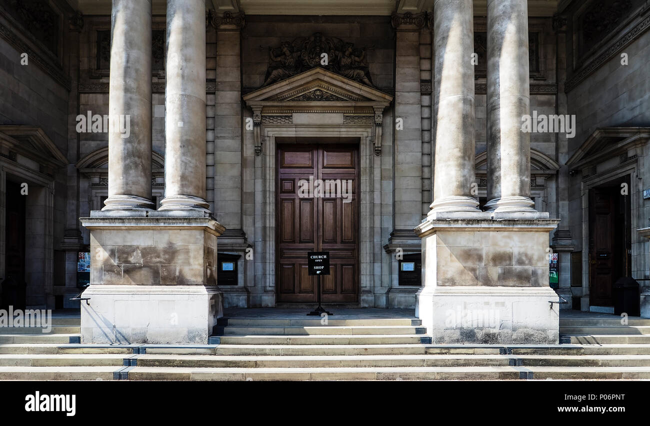 Holy Trinity Brompton High Resolution Stock Photography and Images - Alamy