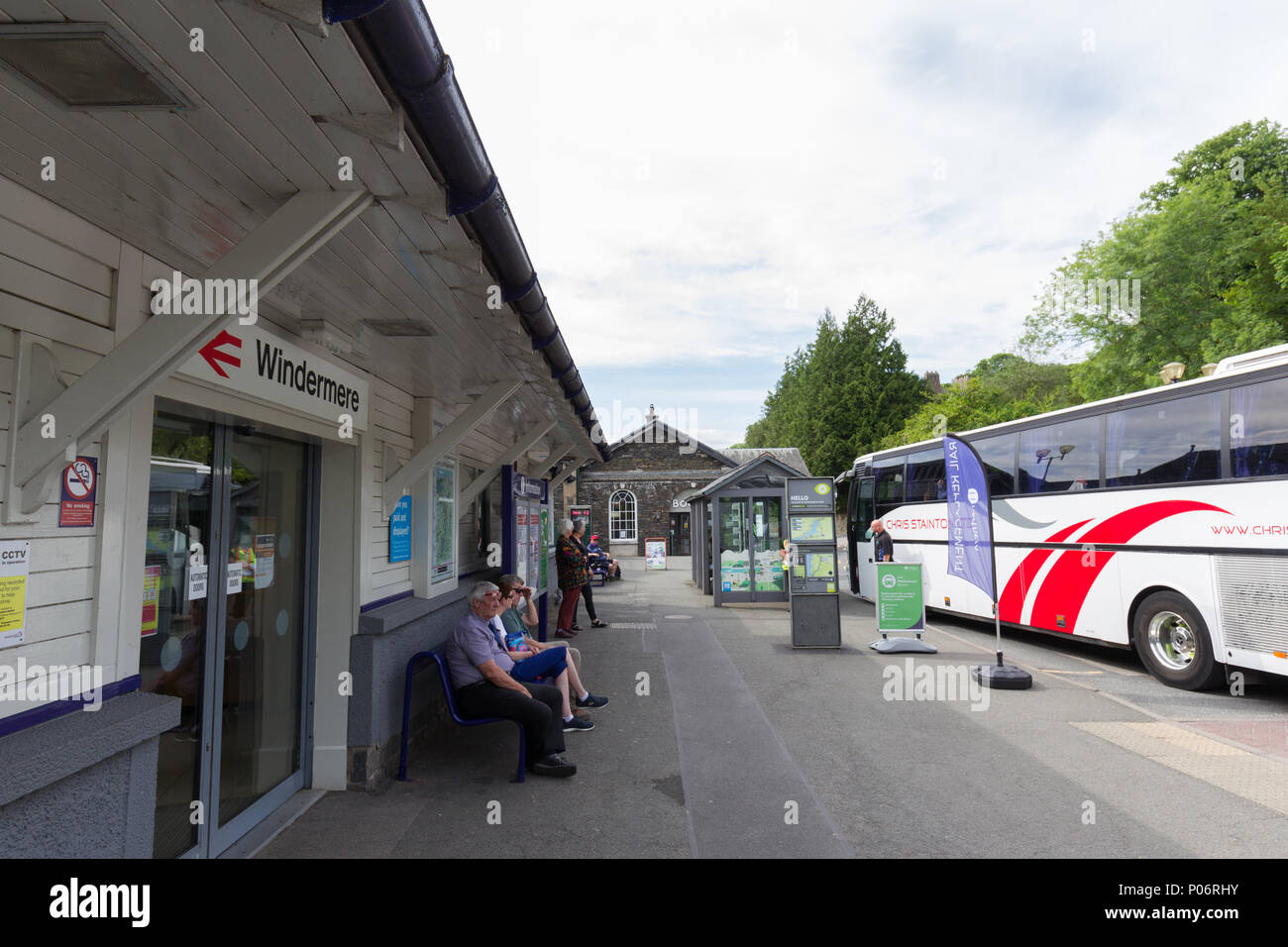 Windermere bus train hi-res stock photography and images - Alamy