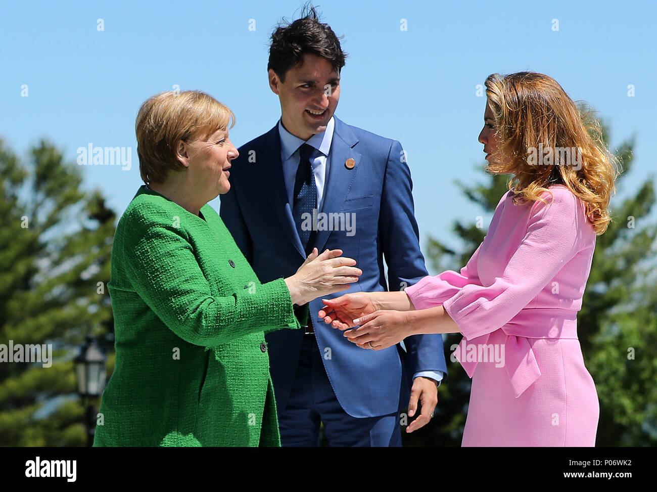 Quebec, Canada. 8th Jun, 2018. German Chancellor Angela Merkel (l) is ...