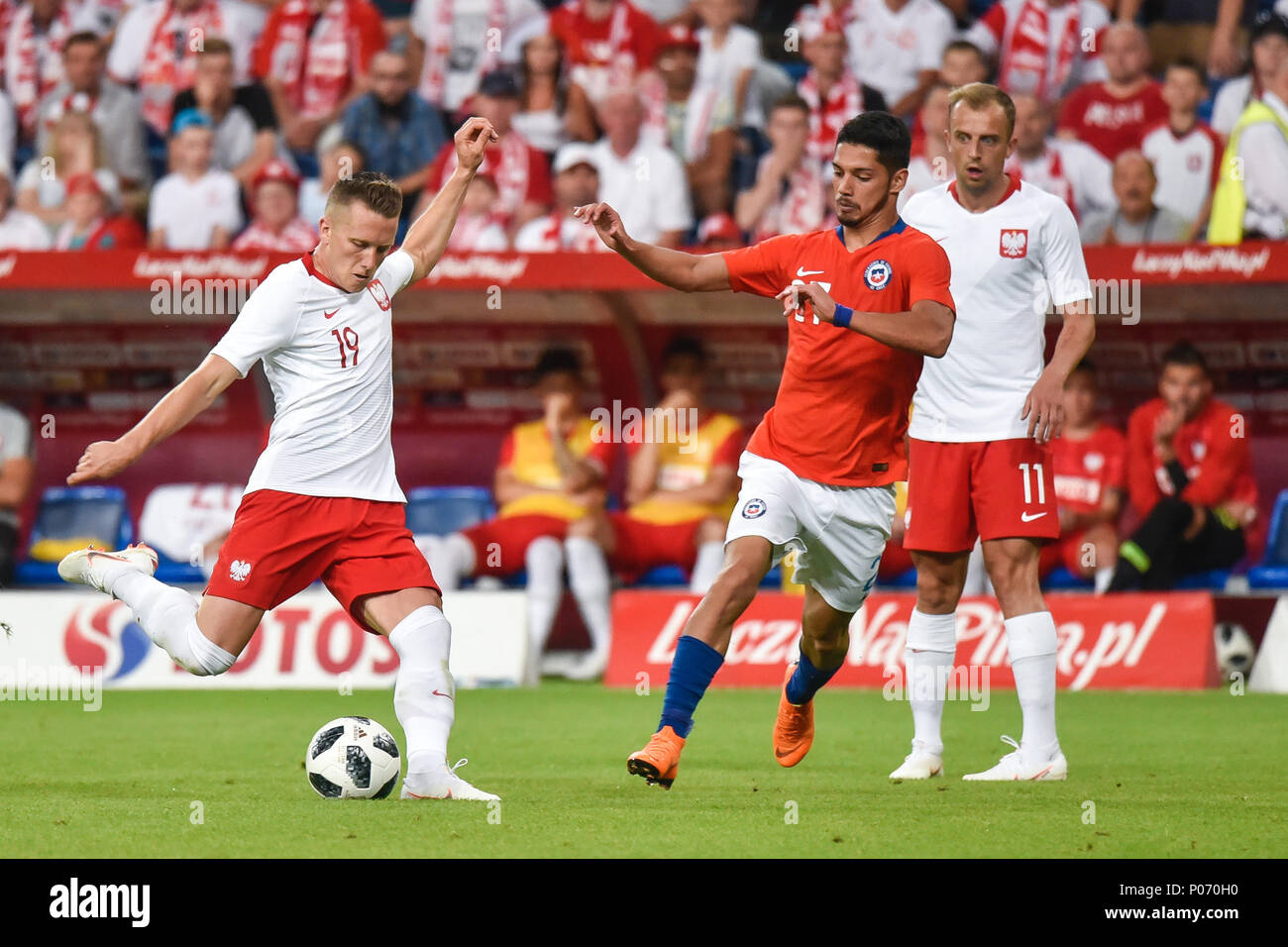 Chile national team red hi-res stock photography and images - Alamy