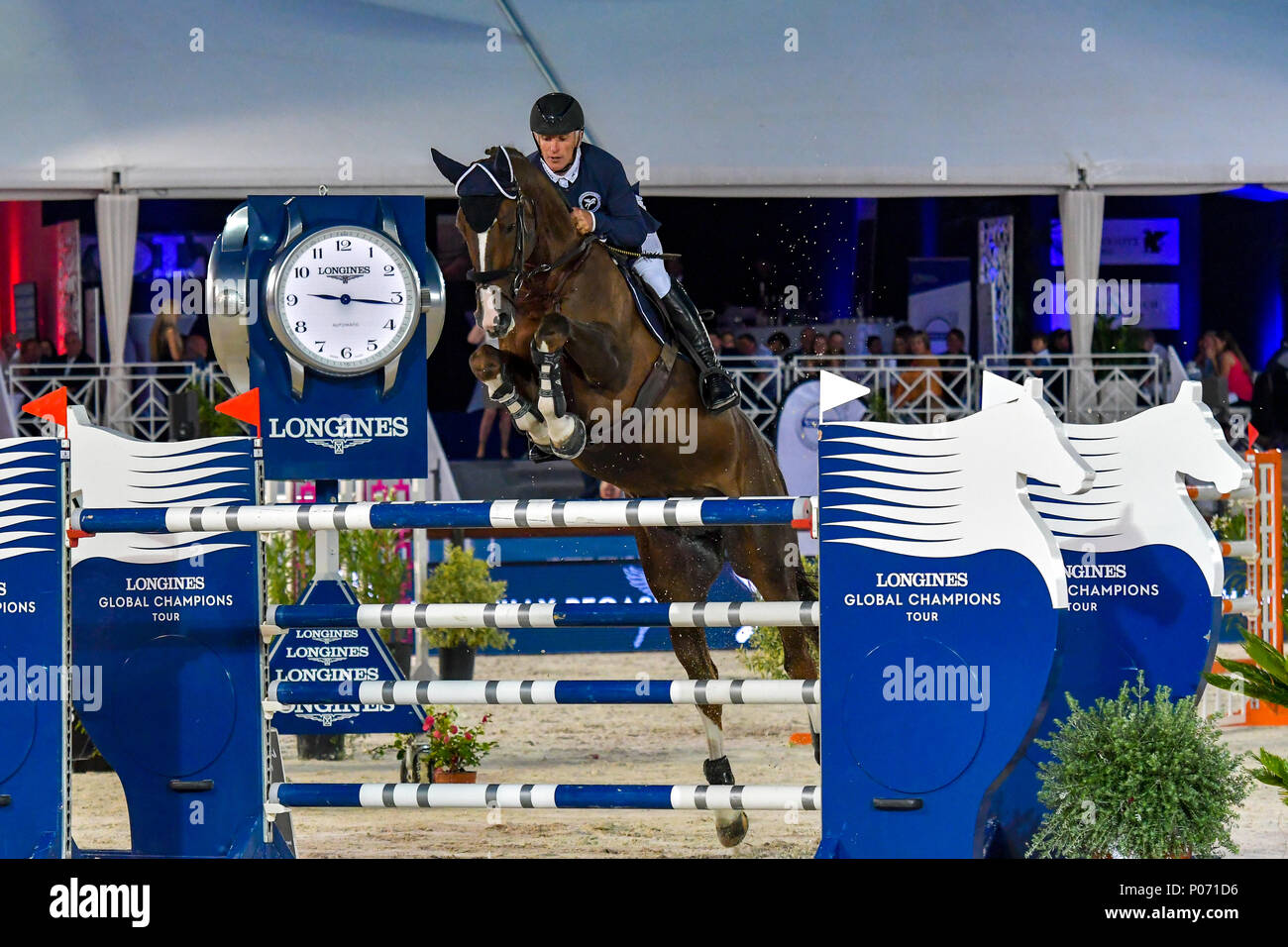 Chantilly horse racing hi-res stock photography and images - Alamy