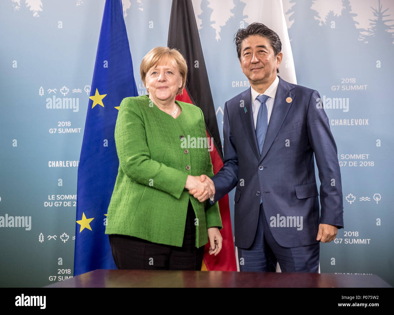 Meet japanese prime minister shinzo abe hi-res stock photography and ...