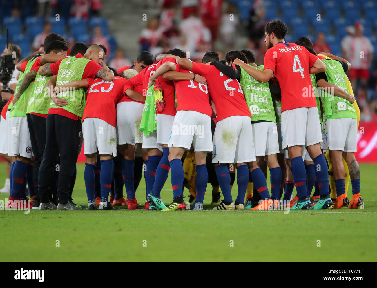 08 June 2018, Poland, Poznan: Soccer, friendly, Poland vs Chile at the ...