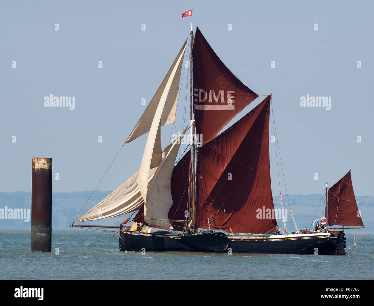 Thames barge barge hi-res stock photography and images - Alamy