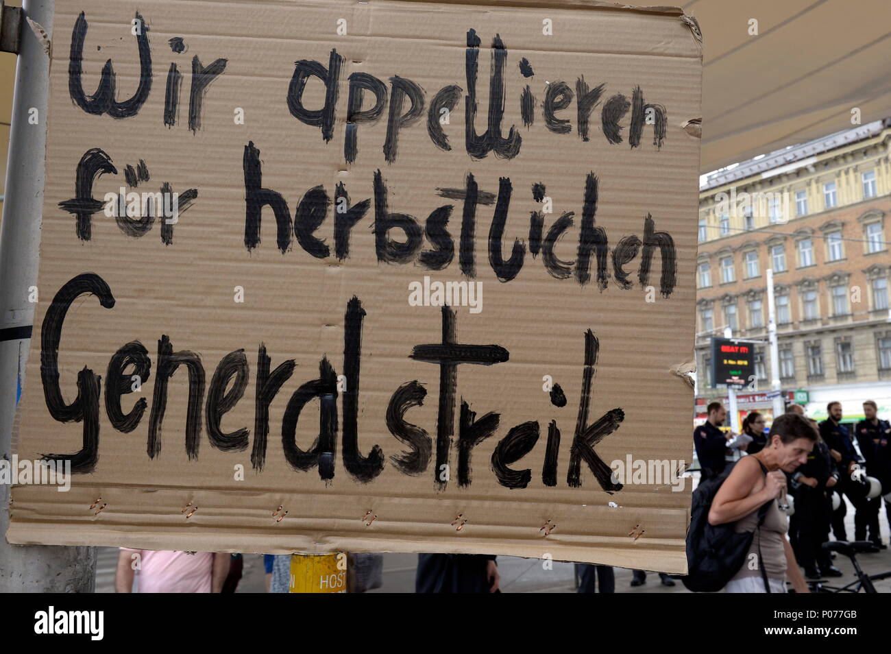 Education system hi-res stock photography and images - Alamy