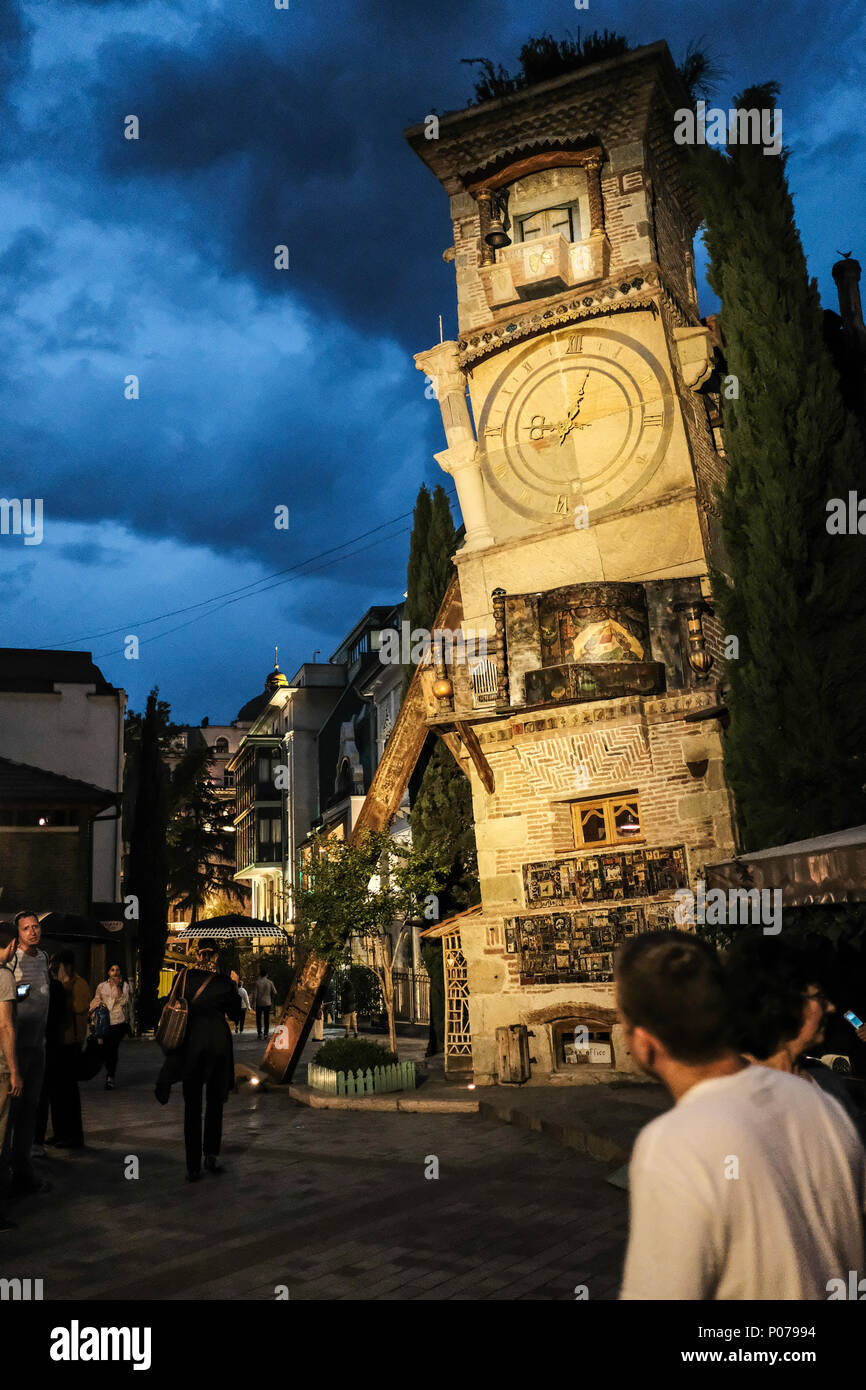The leaning clock tower hi-res stock photography and images - Alamy