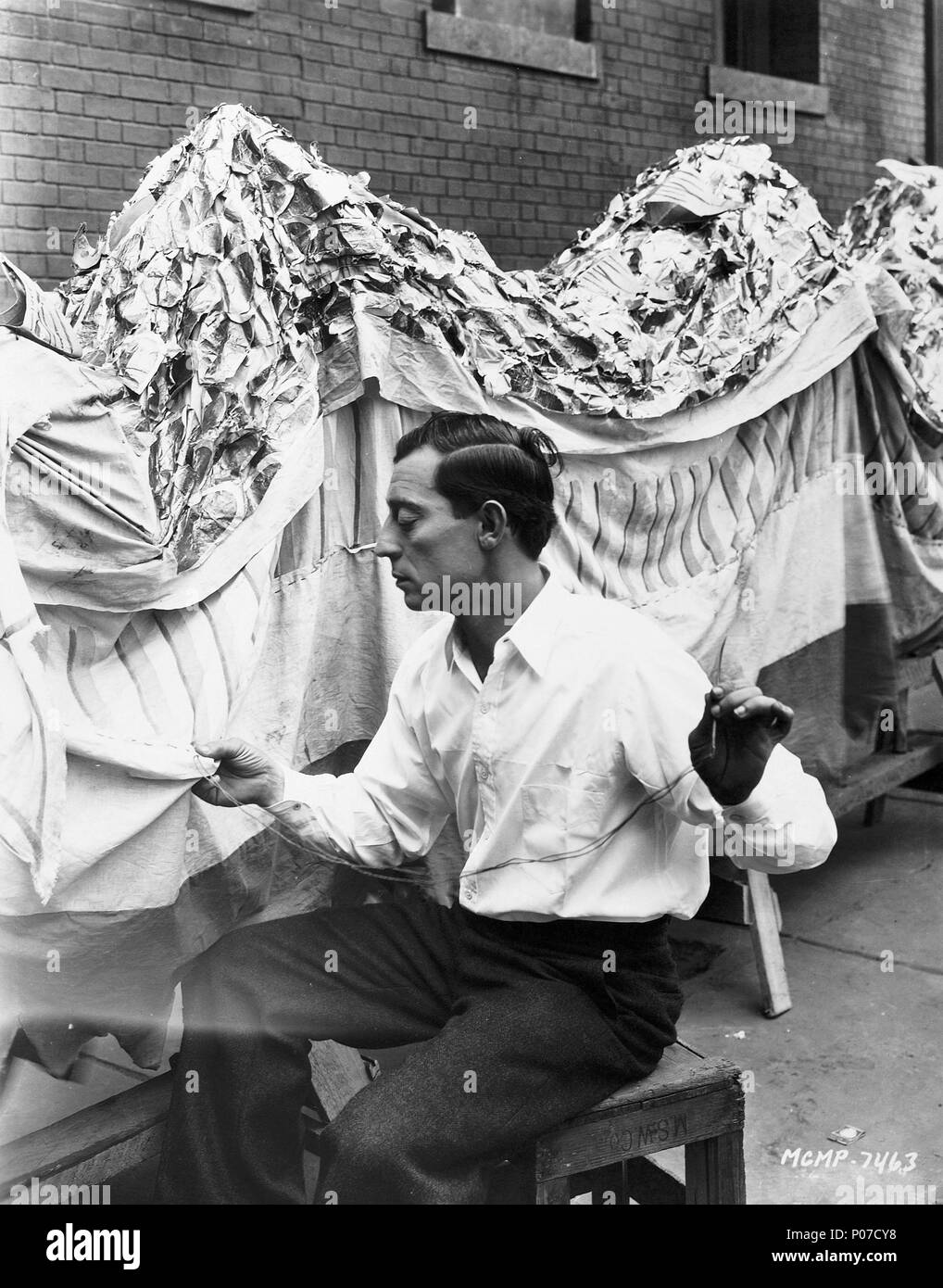 Original Film Title: THE CAMERAMAN. English Title: THE CAMERAMAN. Film ...