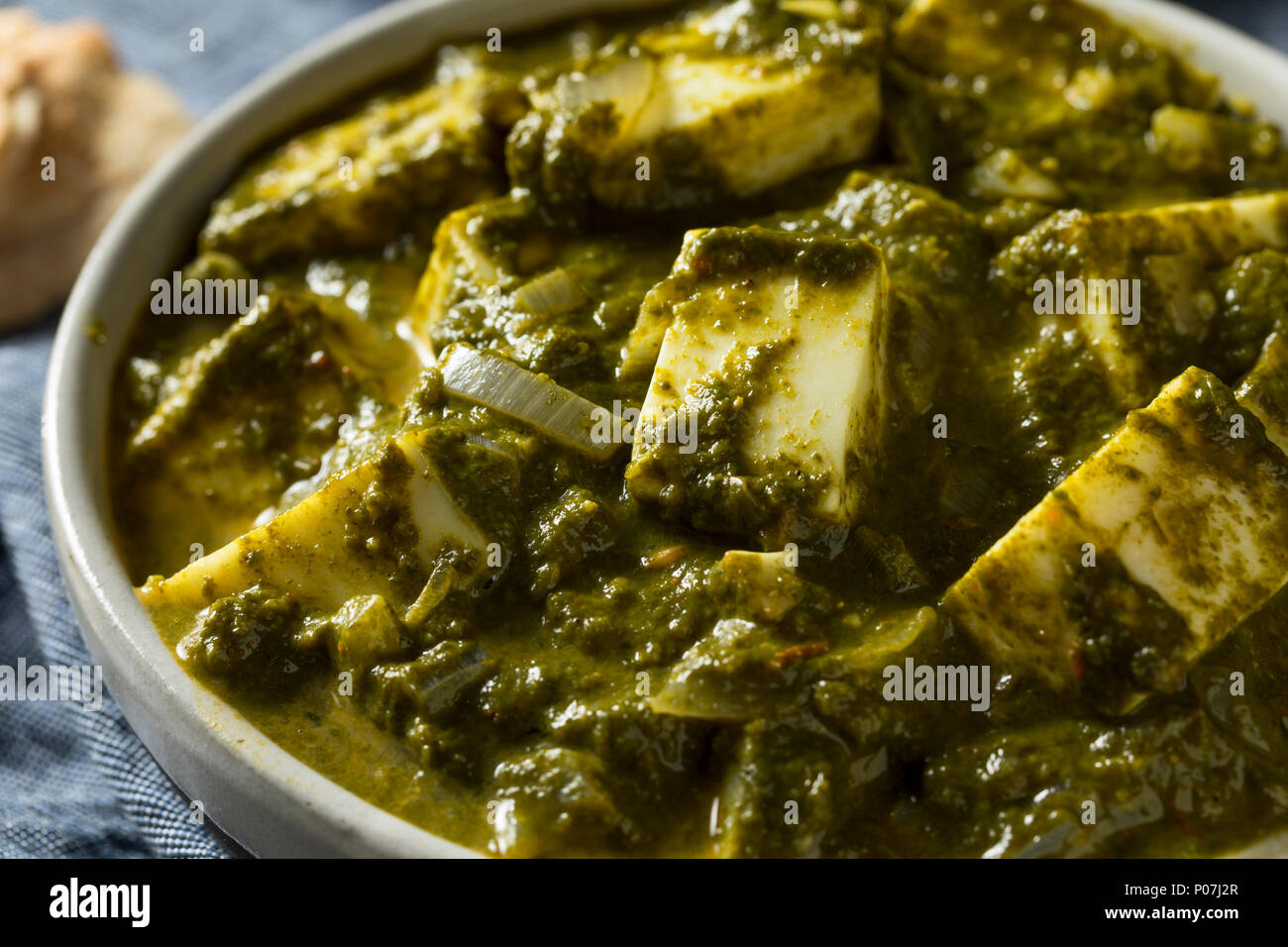 Homemade Healthy Palak Paneer Bowl with Naan Bread Stock Photo - Alamy