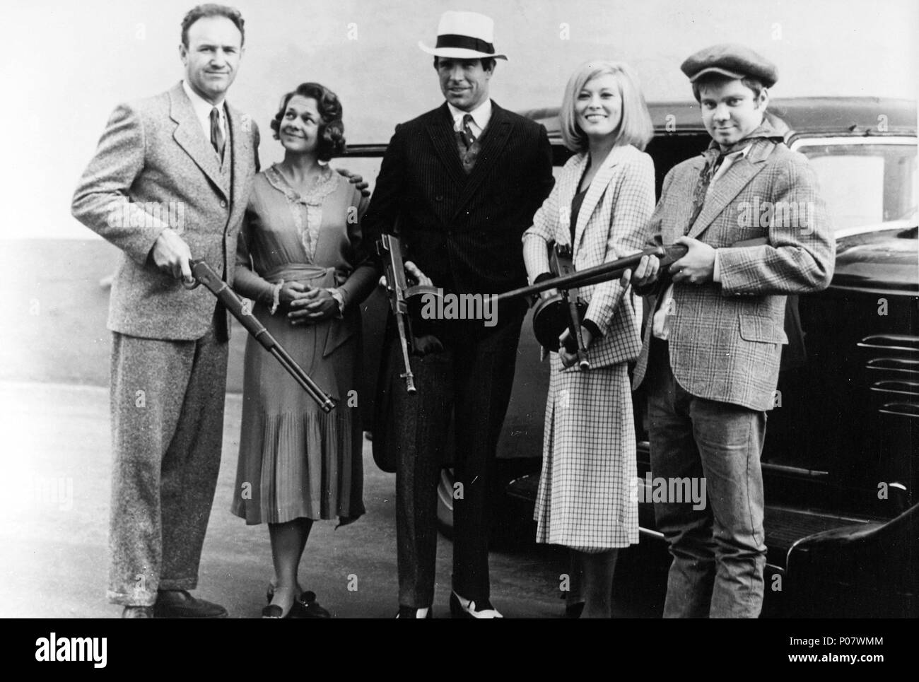 Faye dunaway bonnie and clyde warren Black and White Stock Photos ...