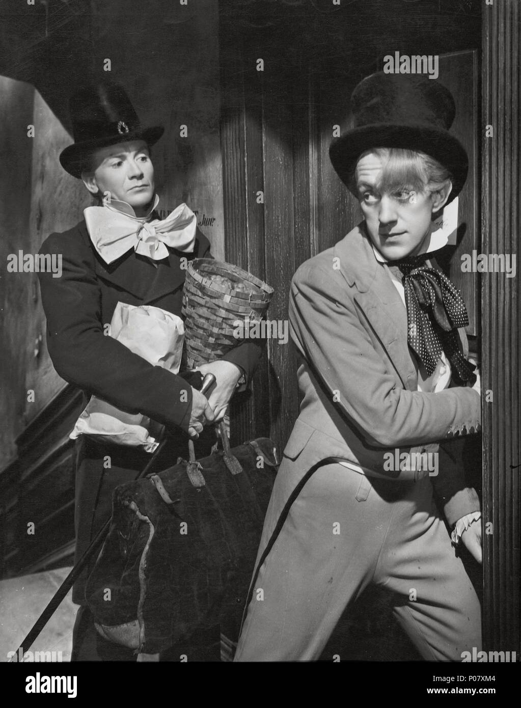 Great expectations 1946 john mills hi-res stock photography and images ...