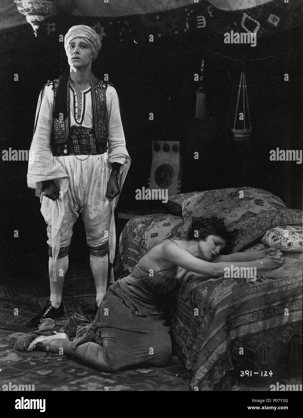 Original Film Title: THE SHEIK. English Title: THE SHEIK. Film Director ...