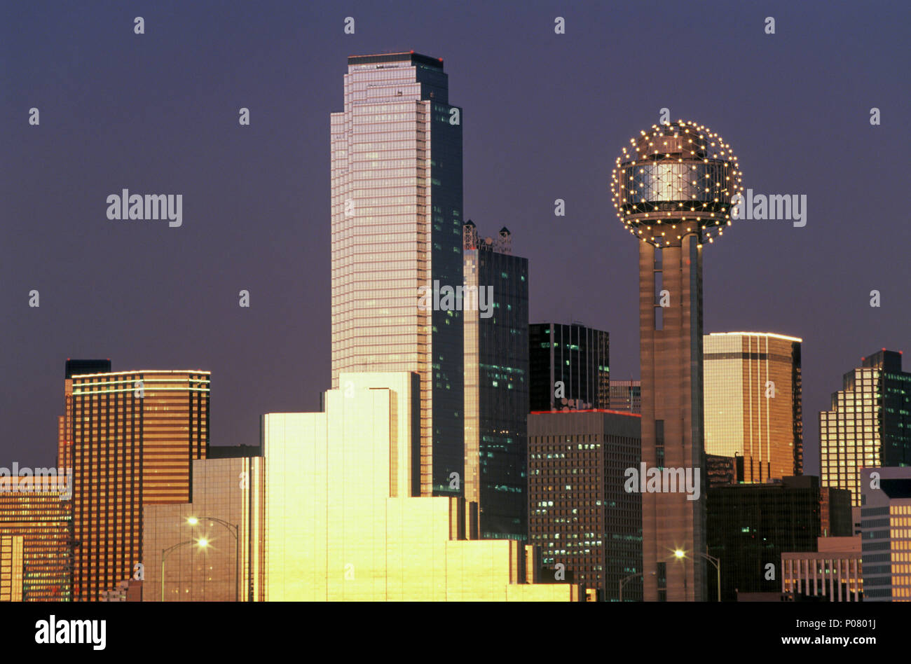 Dallas skyline 90s hi-res stock photography and images - Alamy