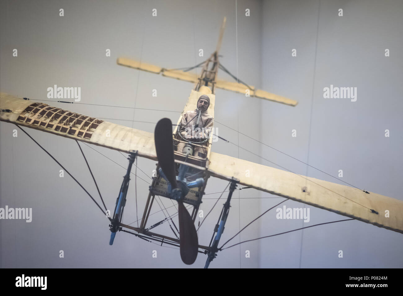 Science museum london biplane hi-res stock photography and images - Alamy