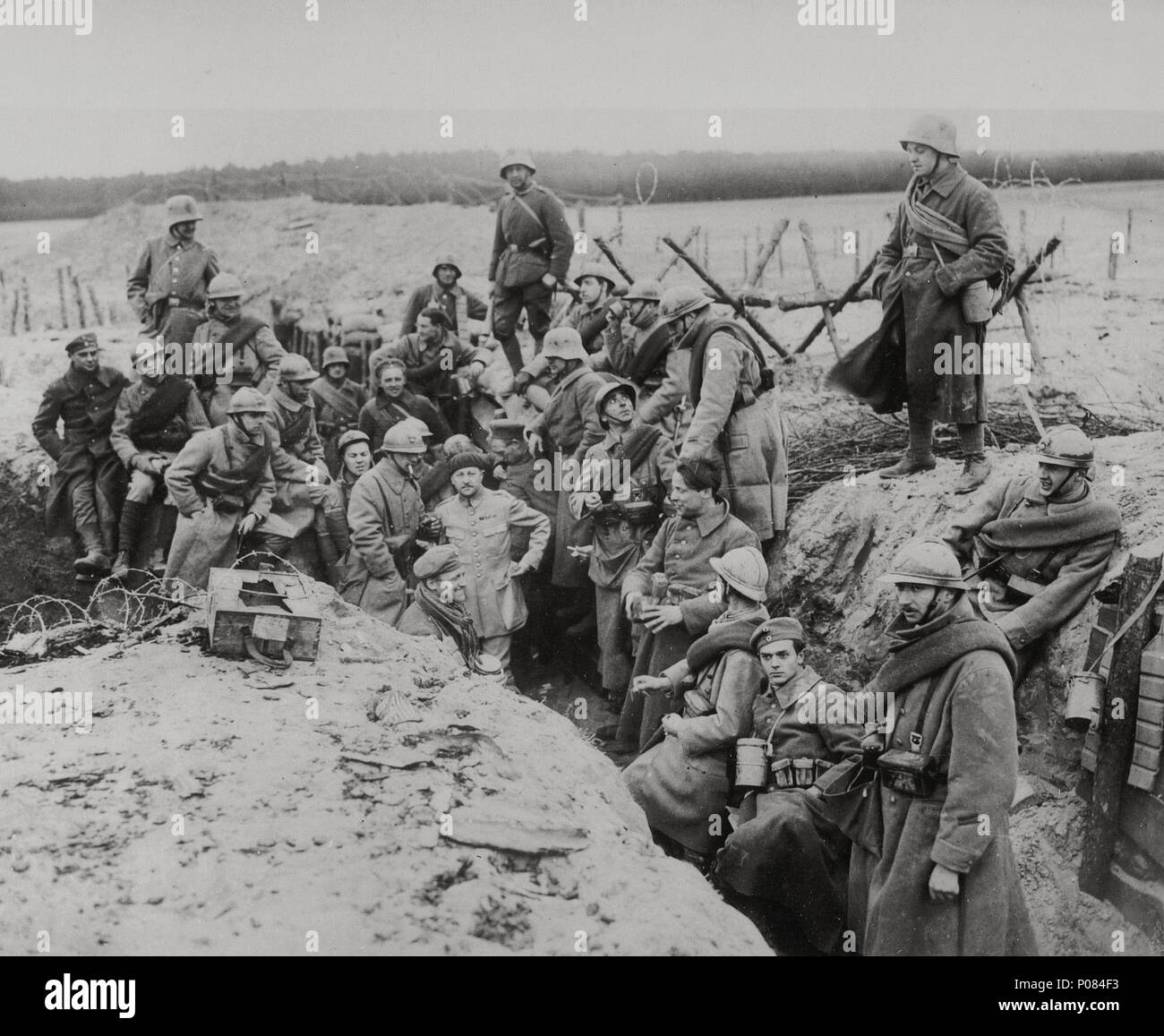 Cinema soldiers first world war hi-res stock photography and images - Alamy