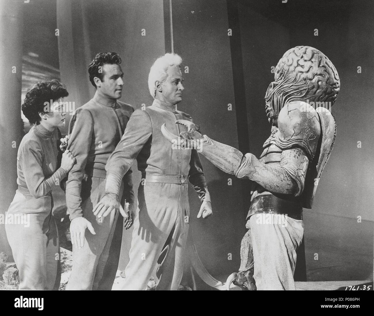 This island earth 1955 hi-res stock photography and images - Alamy