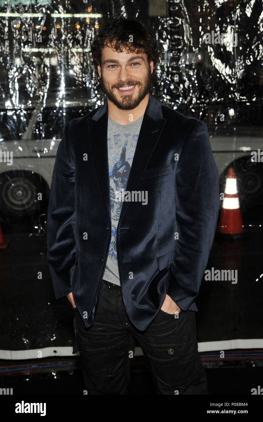 Shawn Roberts 40 - Edge Of Darkness Los Angeles Premiere at the Chinese ...