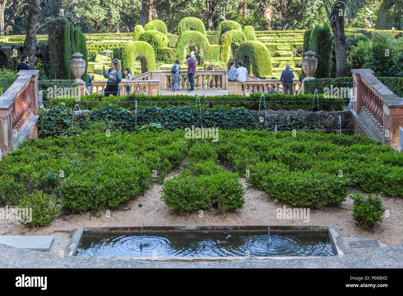 Labyrinth parc Horta, Parc laberint Horta oldest garden city, Barcelona ...
