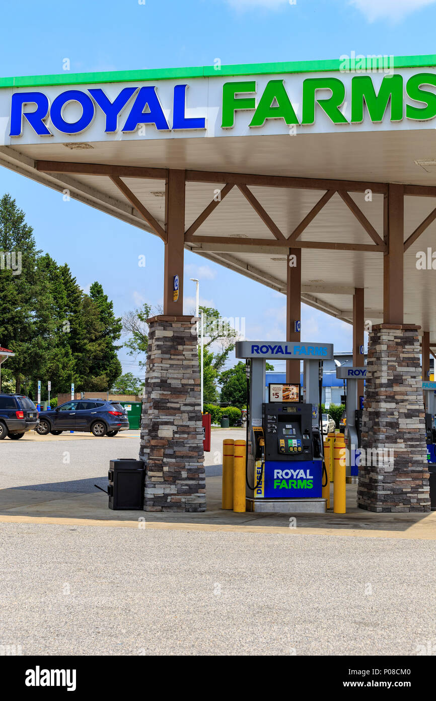Fuel farms hi-res stock photography and images - Alamy