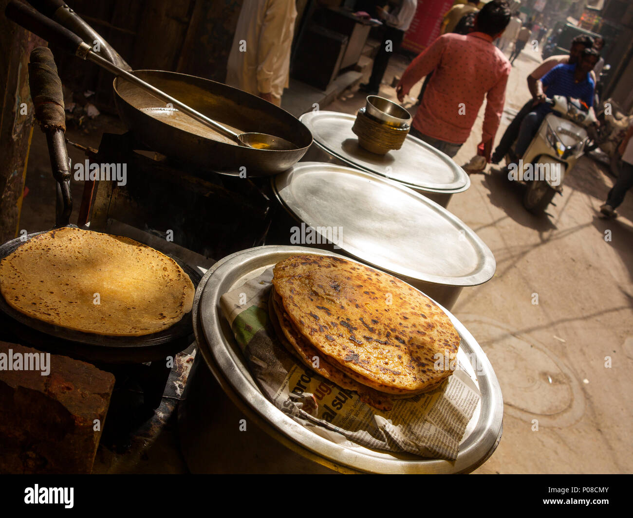 Chapattie hi-res stock photography and images - Alamy