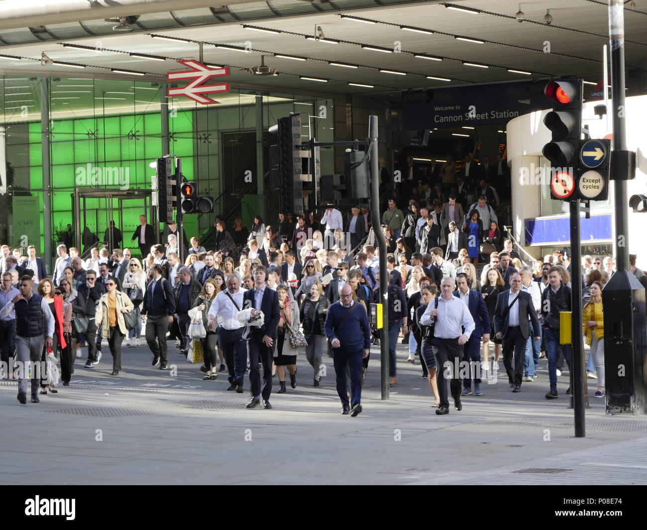 crowds of coummuters outside London Cannon Street Railway station ...