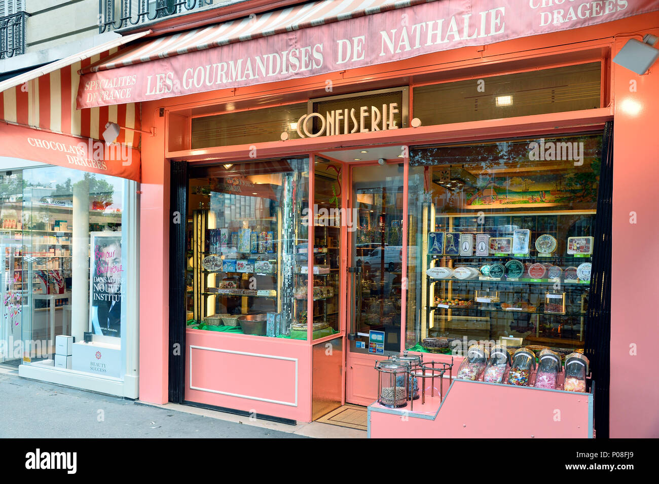 Sweets shop - Paris - France Stock Photo - Alamy