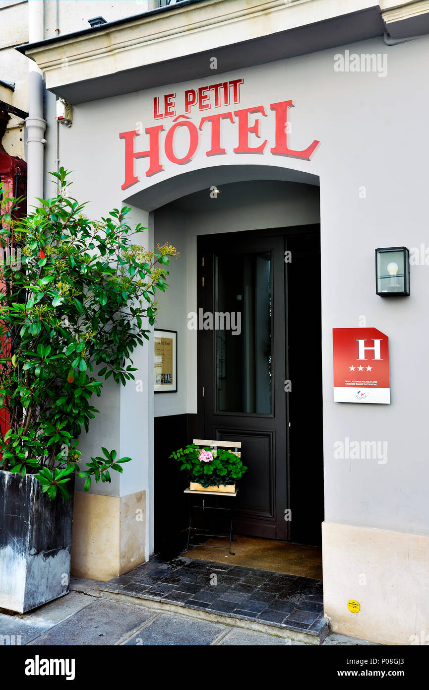 Small Hotel - Paris - France Stock Photo - Alamy